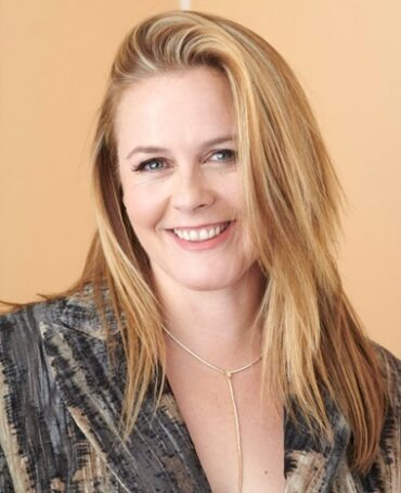 Alicia Silverstone Body Measurements Bra Size Height Weight Shoe Vital ...
