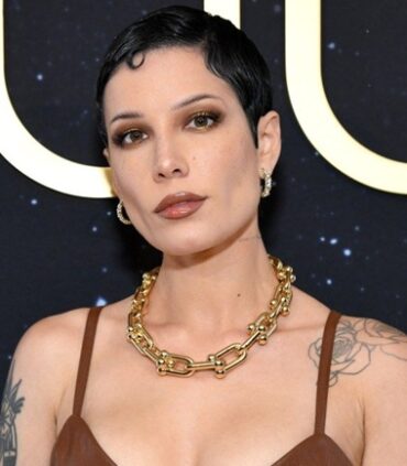Halsey Body Measurements Height Weight Bra Size Shoe Statistics