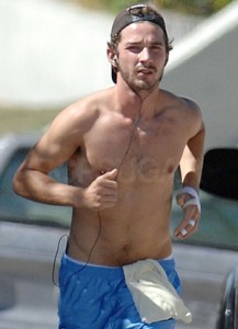 Shia LaBeouf Body Measurements Height Weight Shoe Biceps Size Vital ...