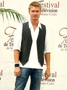 Chad Michael Murray Body Measurements Height Weight Shoe Size Vital ...
