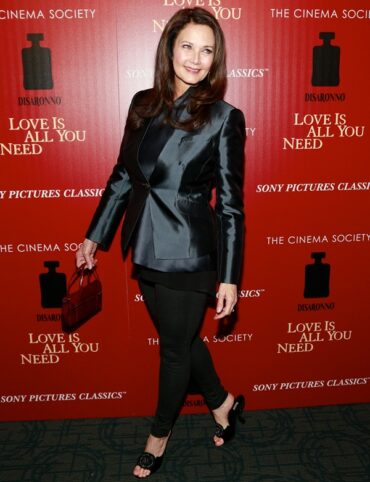 Lynda Carter Body Measurements Height Weight Bra Size Shoe Vital Statistics