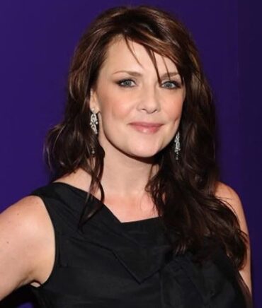 Amanda Tapping Body Measurements Height Weight Bra Size Net Worth
