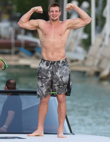 Rob Gronkowski Body Measurements Height Weight Shoe Size Facts Family