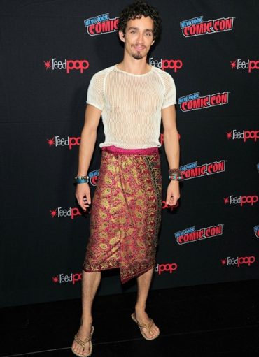 Robert Sheehan Height Weight Body Measurements Age Facts Family