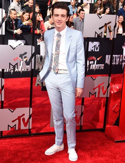 Drake Bell Height Weight Shoe Size Body Measurements Facts Family Drake Bell Height Weight Shoe Size Body Measurements Facts Family