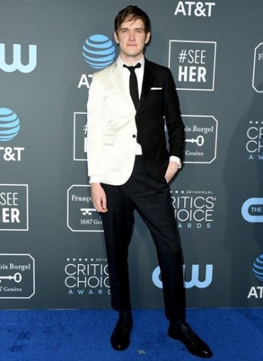 Bo Burnham Height Weight Body Measurements Shoe Size Facts Family