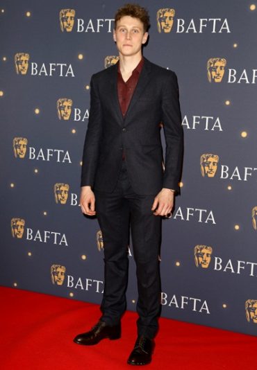 George MacKay Height Weight Shoe Size Measurements Facts Family Bio
