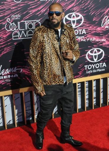 R. Kelly Height Weight Shoe Size Body Measurements Facts Ethnicity