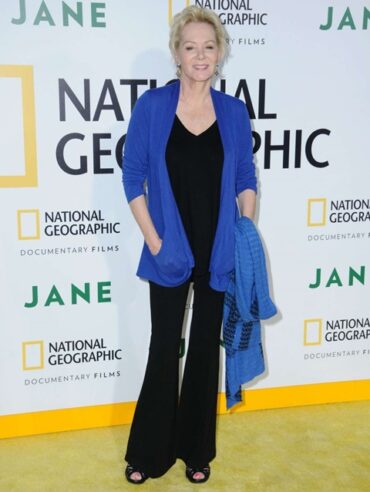 Jean Smart Body Measurements Height Weight Shoe Size Facts