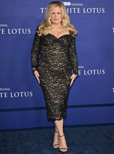 Jennifer Coolidge Body Measurements Height Weight Shoe Size Family