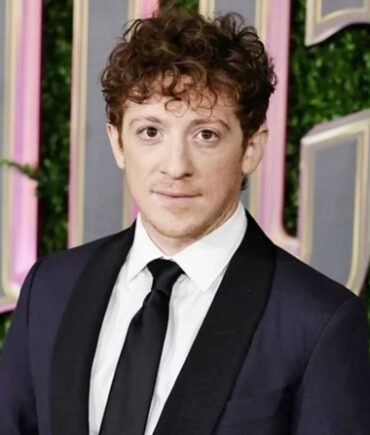 Ethan Slater Height Weight Body Measurements Net Worth Ethnicity