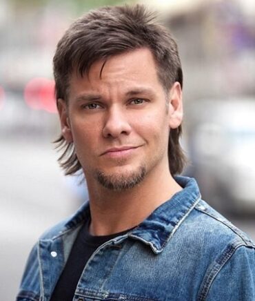 Theo Von Height Weight Body Measurements Net Worth Statistics